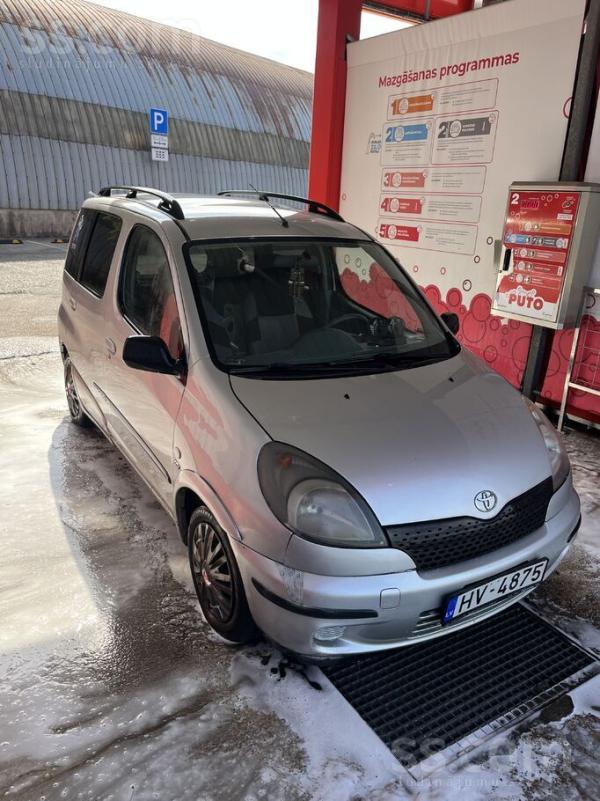Toyota Yaris 2000 in Riga on AUTOMOTO.COM.LV Grey Toyota Yaris 2000 in Riga, with an engine capacity of 1.30 L and mileage of 336 thousand km for 1550 €, photo 11 on AUTOMOTO.COM.LV