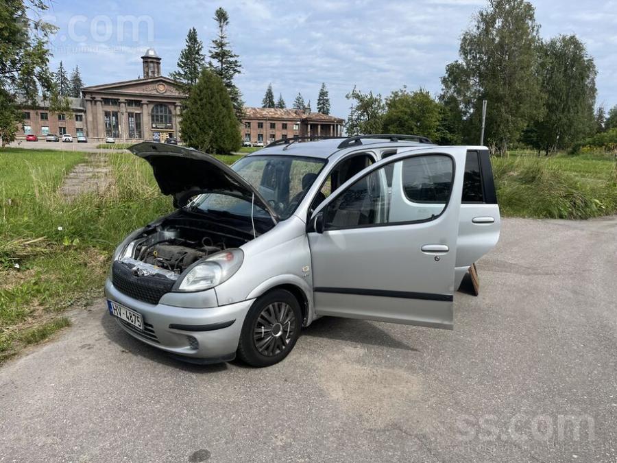 Серый Тойота Ярис 2000 в Рига, объемом двигателя 1.30 л и пробегом 336 тыс. км за 1550 €, фото 12 на AUTOMOTO.COM.LV