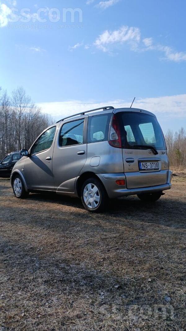 Pelēks Toyota Yaris 2005 Rīga, ar dzinēja tilpumu 1.40 L un nobraukumu 377 tūkst. km par 1150 €, foto 7 vietnē AUTOMOTO.COM.LV
