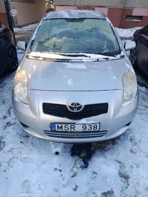 Grey Toyota Yaris 2006 in Vilnius, with an engine capacity of 1.40 L and mileage of 191 thousand km for 1600 €, photo 3 on AUTOMOTO.COM.LV