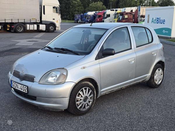Grey Toyota Yaris 2000 in Kaunas, with an engine capacity of 1.00 L and mileage of 194 thousand km for 750 €, photo 2 on AUTOMOTO.COM.LV