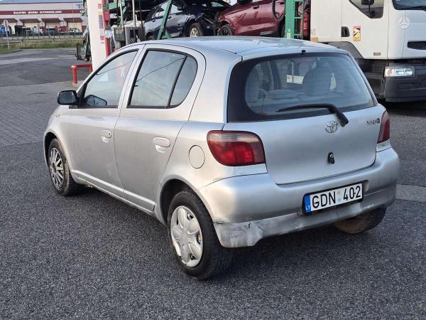 Grey Toyota Yaris 2000 in Kaunas, with an engine capacity of 1.00 L and mileage of 194 thousand km for 750 €, photo 4 on AUTOMOTO.COM.LV