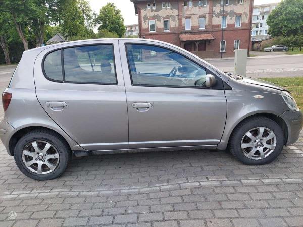 Grey Toyota Yaris 2004 in Silute, with an engine capacity of 1.40 L and mileage of 298 thousand km for 600 €, photo 3 on AUTOMOTO.COM.LV