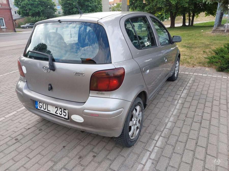Grey Toyota Yaris 2004 in Silute, with an engine capacity of 1.40 L and mileage of 298 thousand km for 600 €, photo 6 on AUTOMOTO.COM.LV