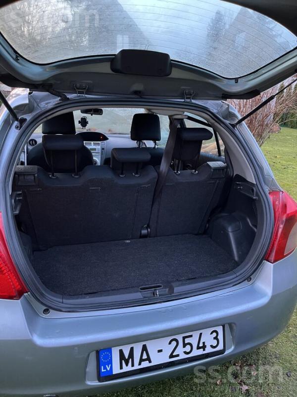 Pelēks Toyota Yaris 2006 Jūrmala, ar dzinēja tilpumu 1.30 L un nobraukumu 283 tūkst. km par 1950 €, foto 5 vietnē AUTOMOTO.COM.LV