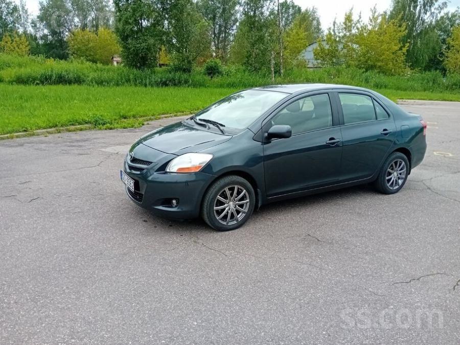 Pelēks Toyota Yaris 2007 Rīga, ar dzinēja tilpumu 1.50 L un nobraukumu 128 tūkst. km par 3400 €, foto 1 vietnē AUTOMOTO.COM.LV