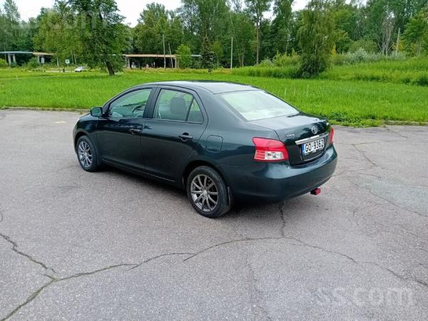 Toyota Yaris 2007 Rīga vietnē Pelēks Toyota Yaris 2007 Rīga, ar dzinēja tilpumu 1.50 L un nobraukumu 128 tūkst. km par 3400 €, foto 3 vietnē AUTOMOTO.COM.LV