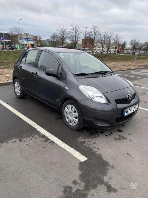Grey Toyota Yaris 2009 in Siauliai, with an engine capacity of 1.33 L and mileage of 113 thousand km for 3490 €, photo 23 on AUTOMOTO.COM.LV