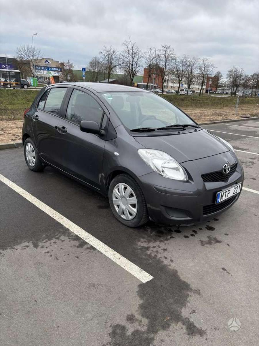 Grey Toyota Yaris 2009 in Siauliai, with an engine capacity of 1.33 L and mileage of 113 thousand km for 3490 €, photo 23 on AUTOMOTO.COM.LV