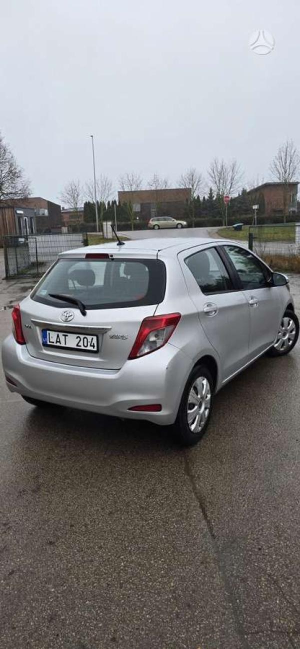 Pelēks Toyota Yaris 2012 Kauņa, ar dzinēja tilpumu 1.33 L un nobraukumu 104 tūkst. km par 4500 €, foto 5 vietnē AUTOMOTO.COM.LV