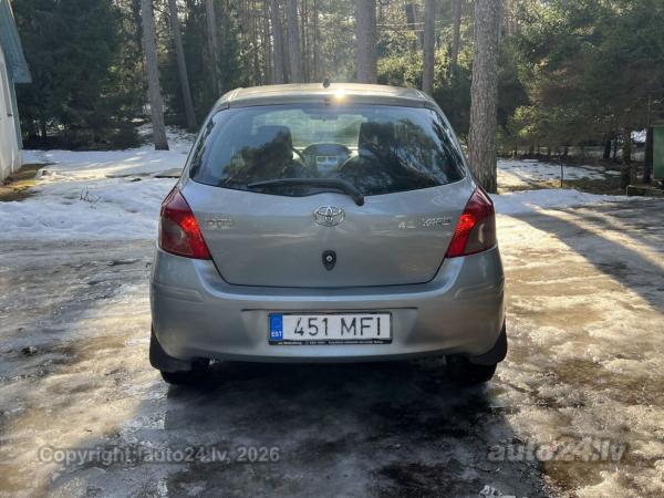 Grey Toyota Yaris 2006 in Tallinn, with an engine capacity of 1.40 L and mileage of 222 thousand km for 1000 €, photo 4 on AUTOMOTO.COM.LV