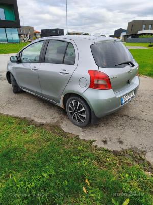 Grey Toyota Yaris 2006 in Tallinn, with an engine capacity of 1.30 L and mileage of 156 thousand km for 2000 €, photo 5 on AUTOMOTO.COM.LV