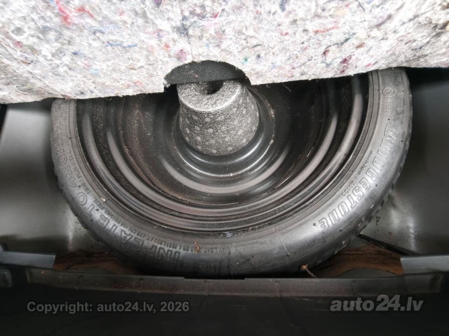 Grey Toyota Yaris 2006 in Tallinn, with an engine capacity of 1.30 L and mileage of 156 thousand km for 2000 €, photo 15 on AUTOMOTO.COM.LV