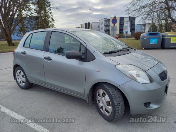 Pelēks Toyota Yaris 2007 Tallina, ar dzinēja tilpumu 1.30 L un nobraukumu 131 tūkst. km par 3200 €, foto 2 vietnē AUTOMOTO.COM.LV