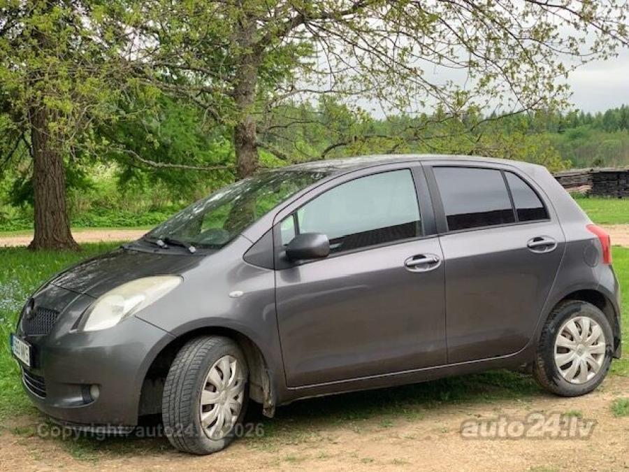 Grey Toyota Yaris 2007 in Viljandi, with an engine capacity of 1.30 L and mileage of 270 thousand km for 850 €, photo 1 on AUTOMOTO.COM.LV