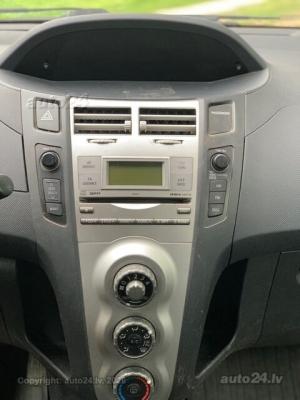 Grey Toyota Yaris 2007 in Viljandi, with an engine capacity of 1.30 L and mileage of 270 thousand km for 850 €, photo 6 on AUTOMOTO.COM.LV
