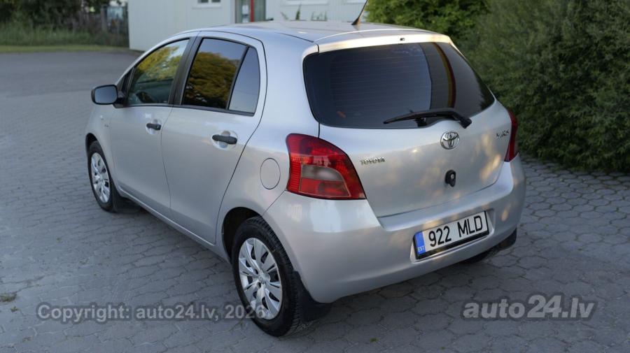 Grey Toyota Yaris 2007 in Tallinn, with an engine capacity of 1.40 L and mileage of 185 thousand km for 1299 €, photo 7 on AUTOMOTO.COM.LV