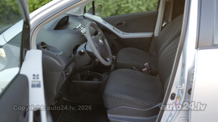 Grey Toyota Yaris 2007 in Tallinn, with an engine capacity of 1.40 L and mileage of 185 thousand km for 1299 €, photo 8 on AUTOMOTO.COM.LV
