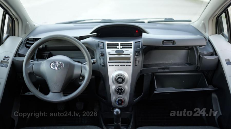 Grey Toyota Yaris 2007 in Tallinn, with an engine capacity of 1.40 L and mileage of 185 thousand km for 1299 €, photo 20 on AUTOMOTO.COM.LV