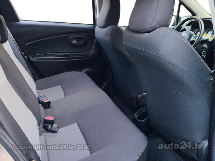 Pelēks Toyota Yaris 2018 Tallina, ar dzinēja tilpumu 1.50 L un nobraukumu 101 tūkst. km par 9995 €, foto 8 vietnē AUTOMOTO.COM.LV