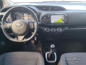 Pelēks Toyota Yaris 2018 Tallina, ar dzinēja tilpumu 1.50 L un nobraukumu 101 tūkst. km par 9995 €, foto 9 vietnē AUTOMOTO.COM.LV