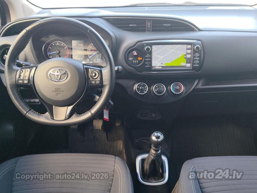 Pelēks Toyota Yaris 2018 Tallina, ar dzinēja tilpumu 1.50 L un nobraukumu 101 tūkst. km par 9995 €, foto 9 vietnē AUTOMOTO.COM.LV