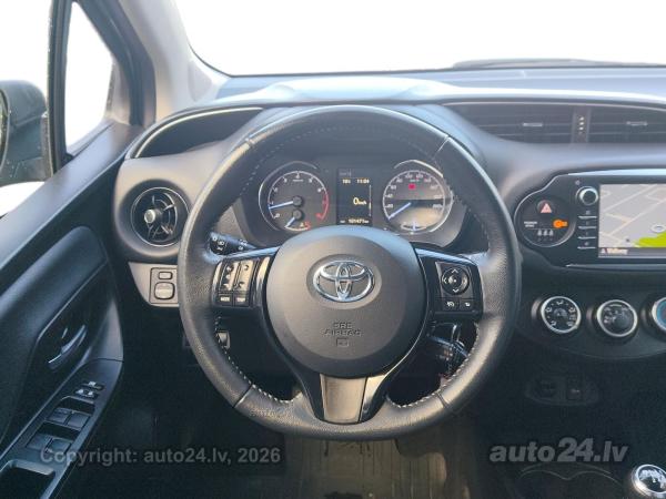 Pelēks Toyota Yaris 2018 Tallina, ar dzinēja tilpumu 1.50 L un nobraukumu 101 tūkst. km par 9995 €, foto 10 vietnē AUTOMOTO.COM.LV