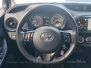 Pelēks Toyota Yaris 2018 Tallina, ar dzinēja tilpumu 1.50 L un nobraukumu 101 tūkst. km par 9995 €, foto 13 vietnē AUTOMOTO.COM.LV