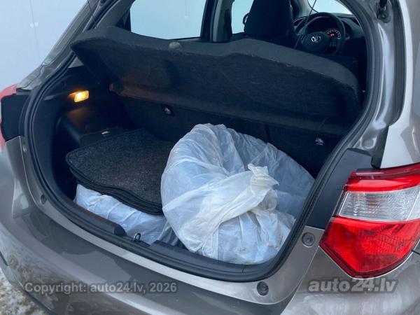 Pelēks Toyota Yaris 2019 Tallina, ar dzinēja tilpumu 1.50 L un nobraukumu 87 tūkst. km par 9495 €, foto 11 vietnē AUTOMOTO.COM.LV