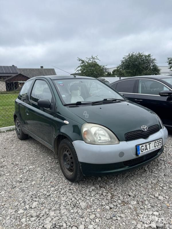 Toyota Yaris 1999 in Vilnius, with an engine capacity of 1.00 L and mileage of 250 thousand km for 300 €, photo 2 on AUTOMOTO.COM.LV