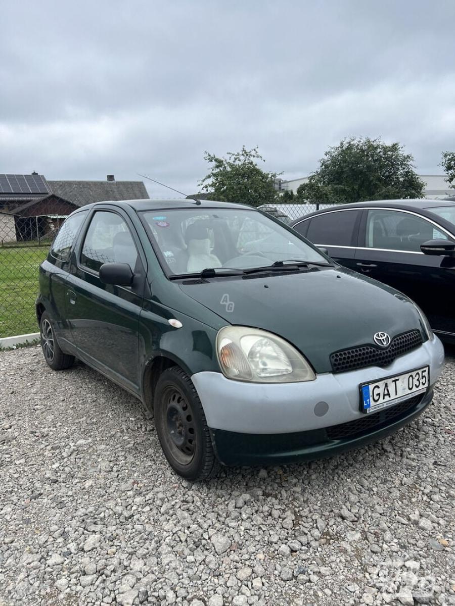Toyota Yaris 1999 in Vilnius, with an engine capacity of 1.00 L and mileage of 250 thousand km for 300 €, photo 3 on AUTOMOTO.COM.LV