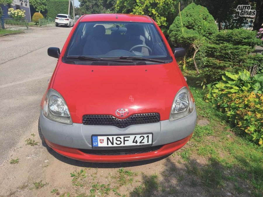 Toyota Yaris 1999 in Kaunas, with an engine capacity of 1.00 L and mileage of 175 thousand km for 1150 €, photo 1 on AUTOMOTO.COM.LV
