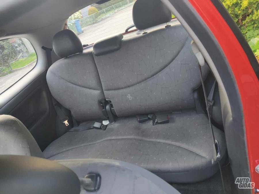 Toyota Yaris 1999 in Kaunas, with an engine capacity of 1.00 L and mileage of 175 thousand km for 1150 €, photo 8 on AUTOMOTO.COM.LV