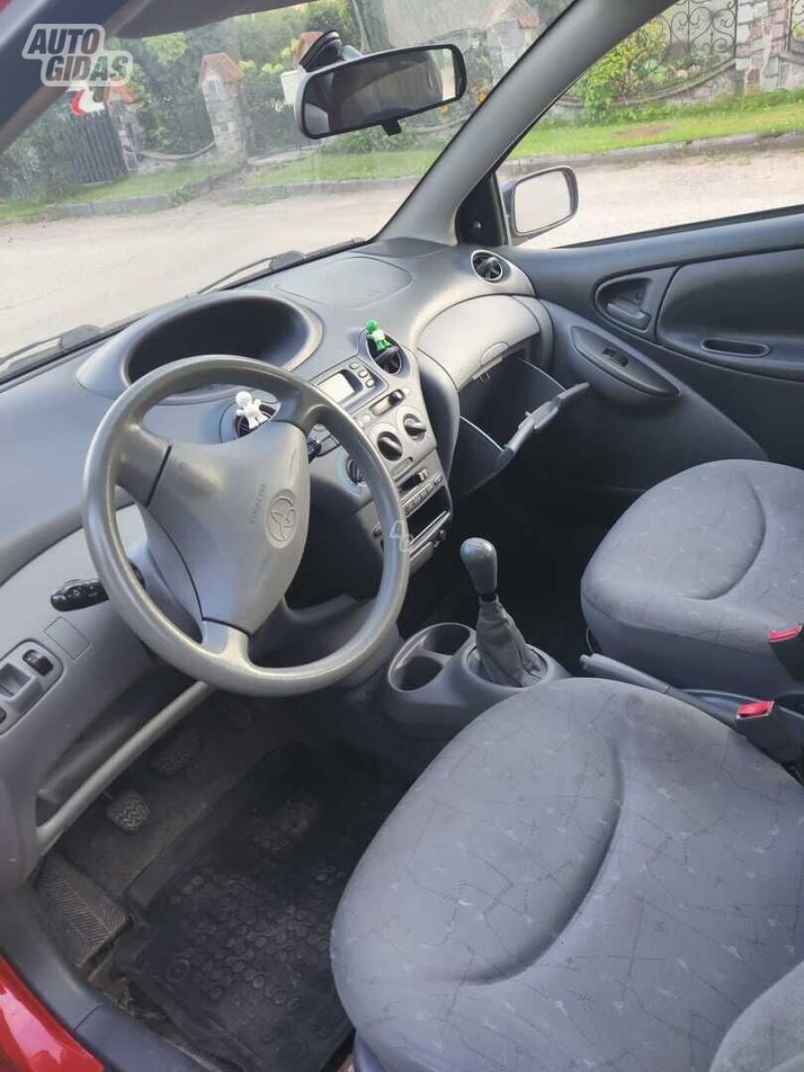 Toyota Yaris 1999 in Kaunas, with an engine capacity of 1.00 L and mileage of 175 thousand km for 1150 €, photo 12 on AUTOMOTO.COM.LV