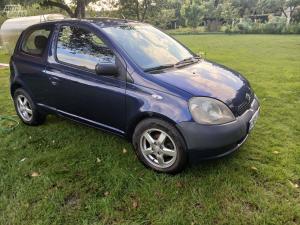 Toyota Yaris 2000 Kauņa, ar dzinēja tilpumu 1.00 L un nobraukumu 225 tūkst. km par 850 €, foto  vietnē AUTOMOTO.COM.LV