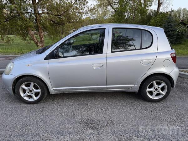 Toyota Yaris 2001 Rīga, ar dzinēja tilpumu 1.00 L un nobraukumu 358 tūkst. km par 650 €, foto 4 vietnē AUTOMOTO.COM.LV