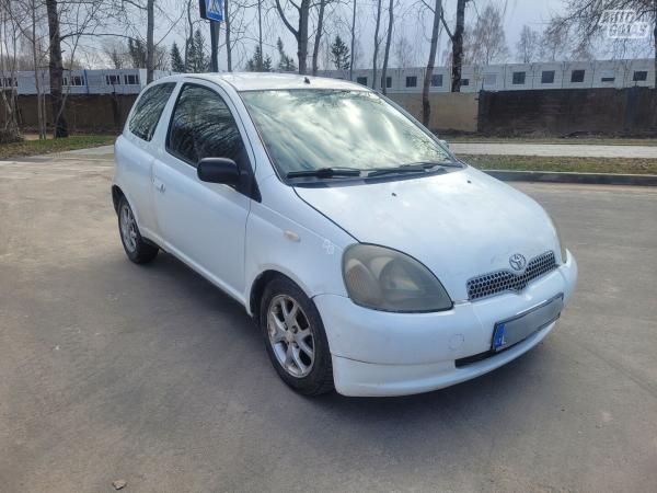 Toyota Yaris 2001 in Vilnius, with an engine capacity of 1.30 L and mileage of 235 thousand km for 470 €, photo 1 on AUTOMOTO.COM.LV