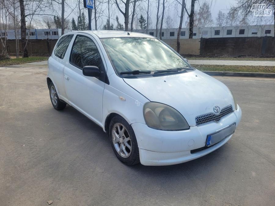 Toyota Yaris 2001 Viļņa, ar dzinēja tilpumu 1.30 L un nobraukumu 235 tūkst. km par 470 €, foto 1 vietnē AUTOMOTO.COM.LV