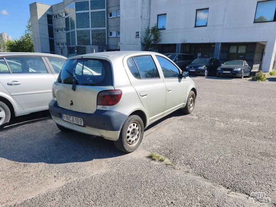 Toyota Yaris 2002 in Vilnius, with an engine capacity of 1.40 L and mileage of 210 thousand km for 350 €, photo 4 on AUTOMOTO.COM.LV