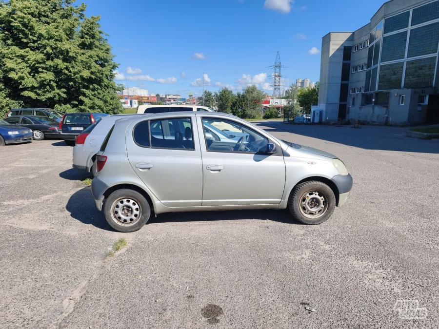 Toyota Yaris 2002 in Vilnius, with an engine capacity of 1.40 L and mileage of 210 thousand km for 350 €, photo 6 on AUTOMOTO.COM.LV