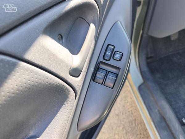 Toyota Yaris 2002 in Vilnius, with an engine capacity of 1.40 L and mileage of 210 thousand km for 350 €, photo 8 on AUTOMOTO.COM.LV