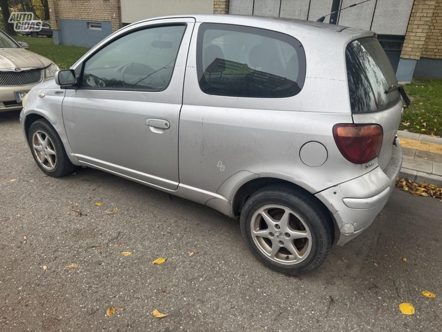 Toyota Yaris 2002 Viļņa, ar dzinēja tilpumu 1.40 L un nobraukumu 214 tūkst. km par 380 €, foto 7 vietnē AUTOMOTO.COM.LV