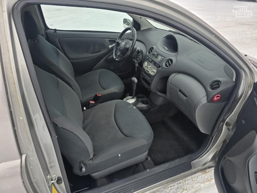 Toyota Yaris 2003 Viļņa, ar dzinēja tilpumu 1.30 L un nobraukumu 169 tūkst. km par 1350 €, foto 10 vietnē AUTOMOTO.COM.LV