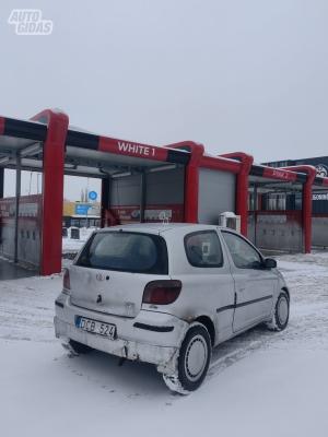 Toyota Yaris 2003 Klaipėda, ar dzinēja tilpumu 1.40 L un nobraukumu 380 tūkst. km par 500 €, foto 4 vietnē AUTOMOTO.COM.LV