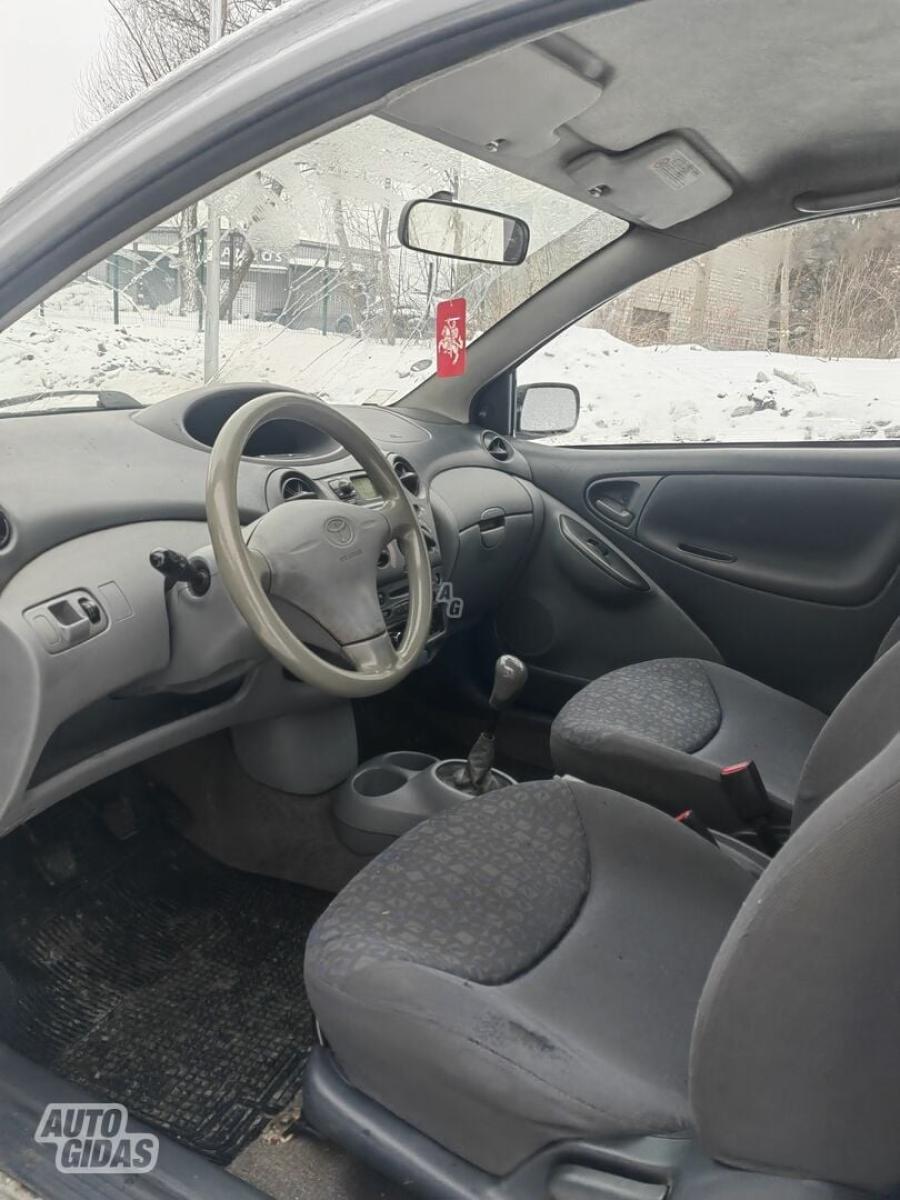 Toyota Yaris 2003 Klaipėda, ar dzinēja tilpumu 1.40 L un nobraukumu 380 tūkst. km par 500 €, foto 5 vietnē AUTOMOTO.COM.LV