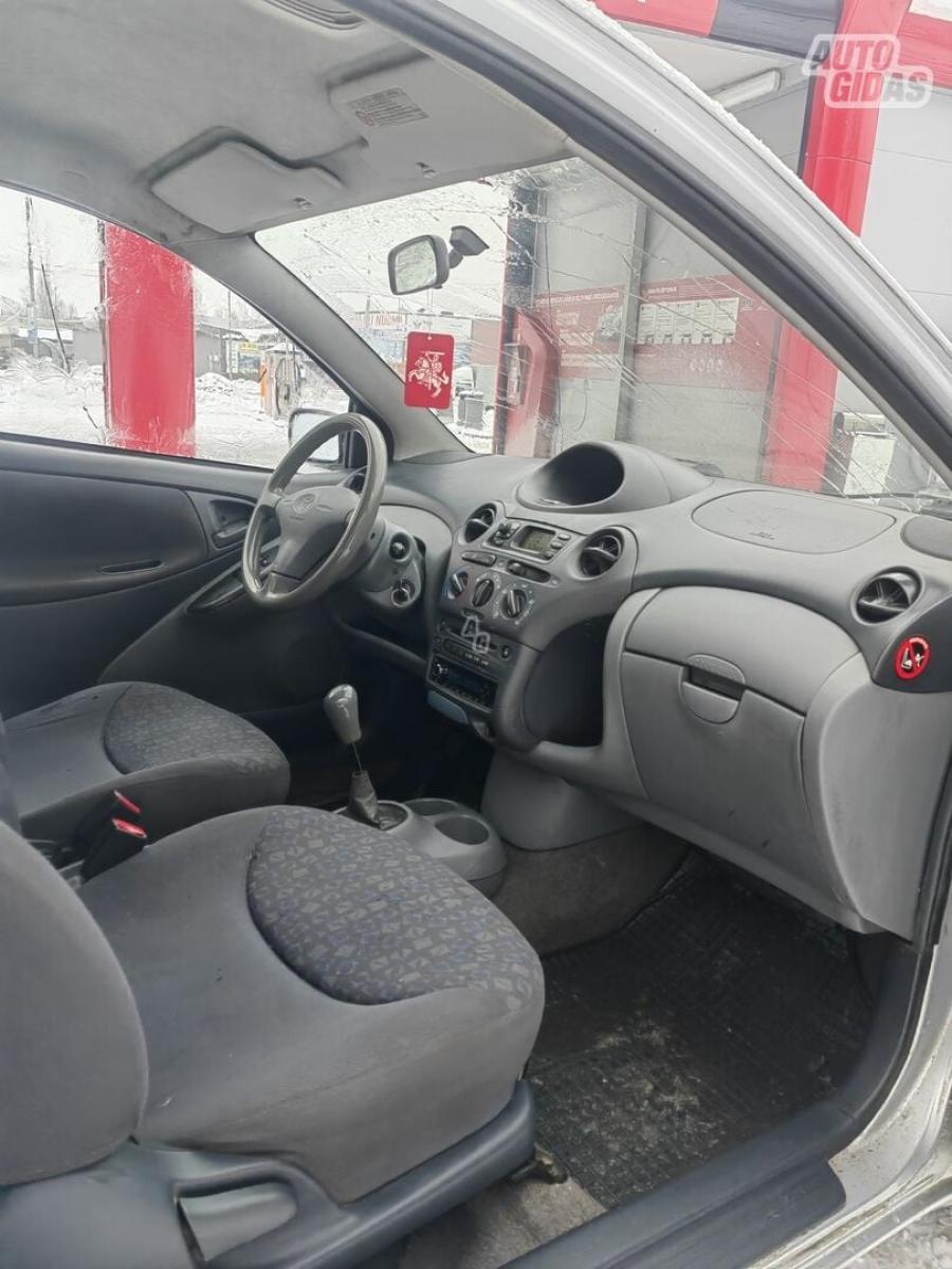 Toyota Yaris 2003 Klaipėda, ar dzinēja tilpumu 1.40 L un nobraukumu 380 tūkst. km par 500 €, foto 6 vietnē AUTOMOTO.COM.LV
