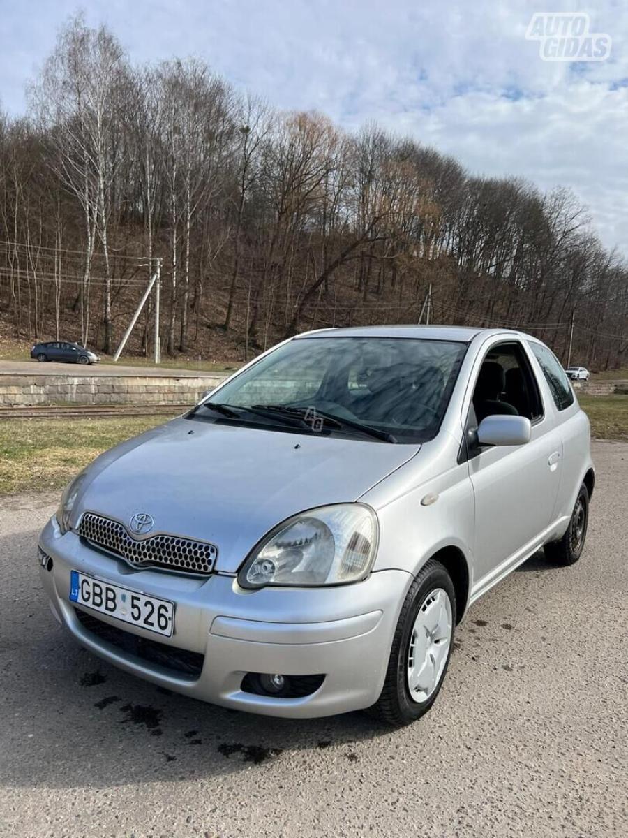 Toyota Yaris 2003 in Kaunas, with an engine capacity of 1.00 L and mileage of 192 thousand km for 1000 €, photo 1 on AUTOMOTO.COM.LV