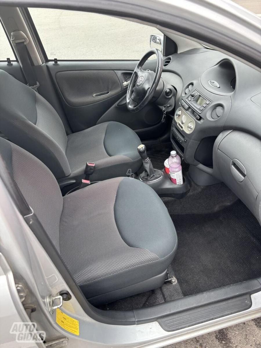 Toyota Yaris 2003 in Joniskis, with an engine capacity of 1.00 L and mileage of 127 thousand km for 950 €, photo 14 on AUTOMOTO.COM.LV