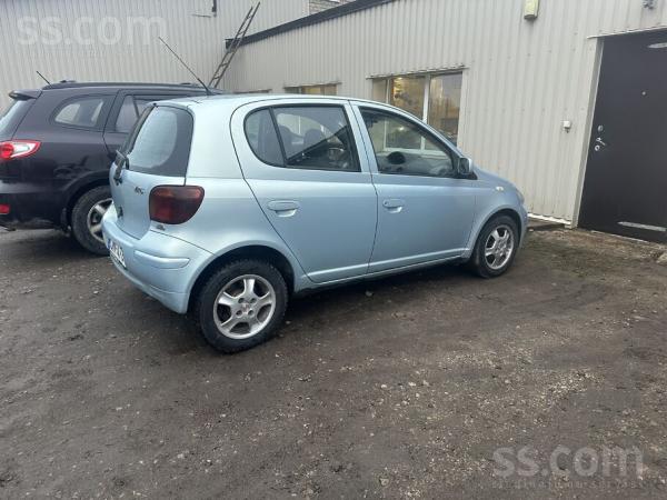 Toyota Yaris 2004 Rēzekne, ar dzinēja tilpumu 1.40 L un nobraukumu 251 tūkst. km par 1000 €, foto 5 vietnē AUTOMOTO.COM.LV