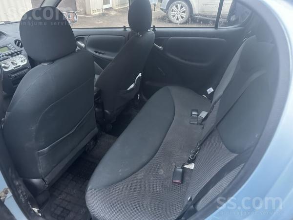 Toyota Yaris 2004 Rēzekne, ar dzinēja tilpumu 1.40 L un nobraukumu 251 tūkst. km par 1000 €, foto 7 vietnē AUTOMOTO.COM.LV